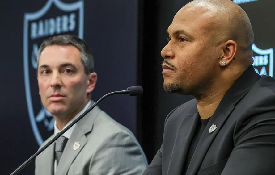 Flagship Radio Host Says Everyone Knows the Quarterback the Raiders ...